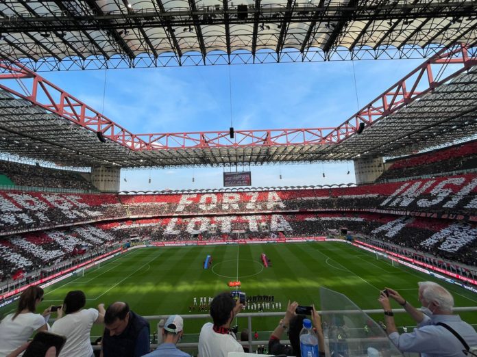 MP FOTO - Milan-Atalanta, splendida coreografia a San Siro: "Forza lotta insieme a noi" - MilanPress